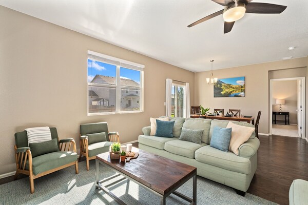 Windshire Retreat Pool, Garage & Pet-friendly - Pierce, CO