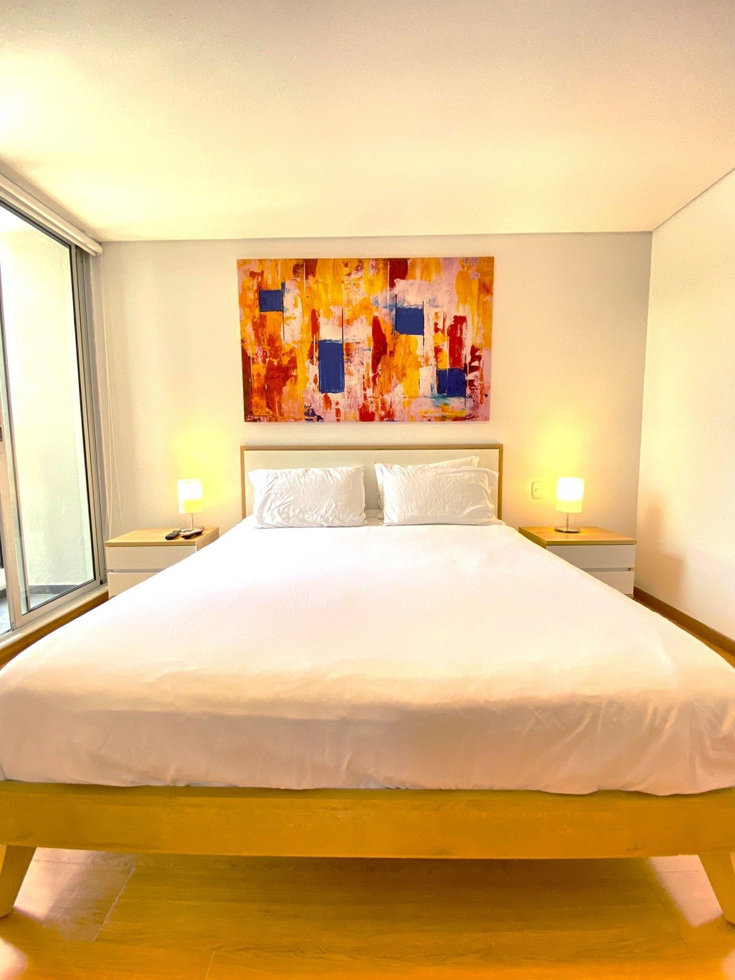 Apartamento | Cofre no quarto, cortinas/cortinados opacos, ferro/tábua de engomar 