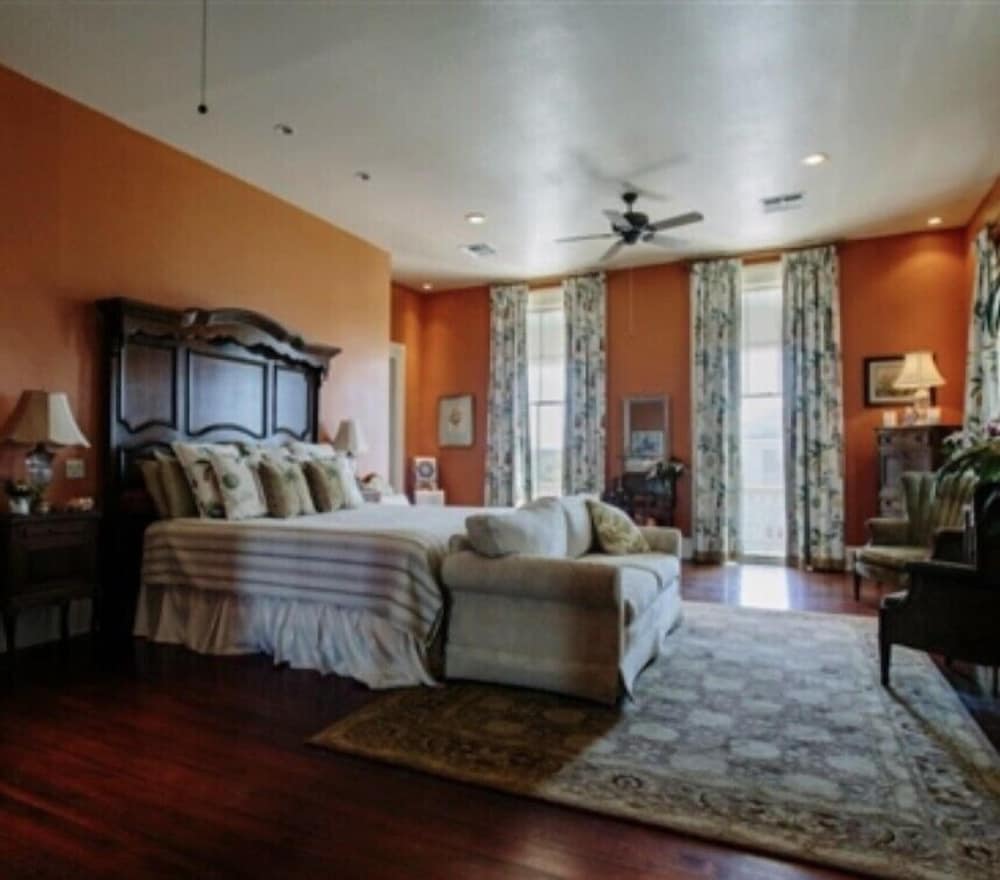 The Lasker Inn - B&b - Galveston, TX