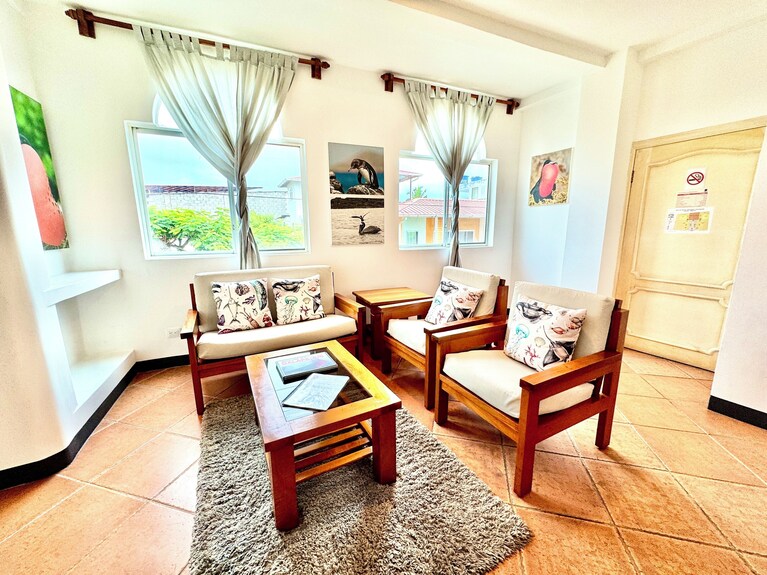 Perfect For Family Or Friends 4 Bedroom 2 Bath - Puerto Ayora