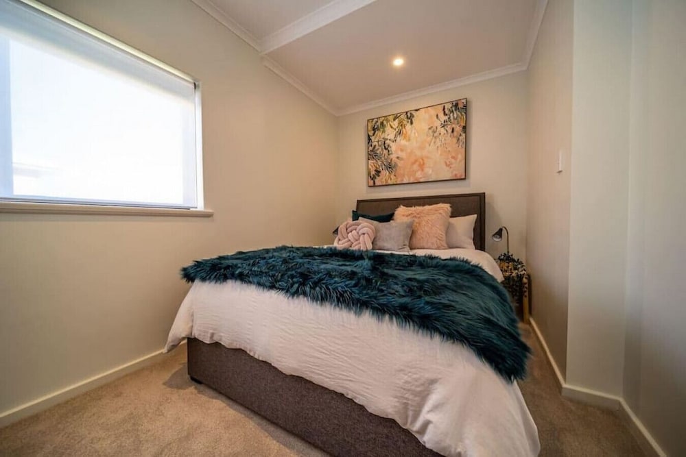 Higher Ground on Sea · ★Higher Ground on Seaview★Superb Beach Lifestyle ...