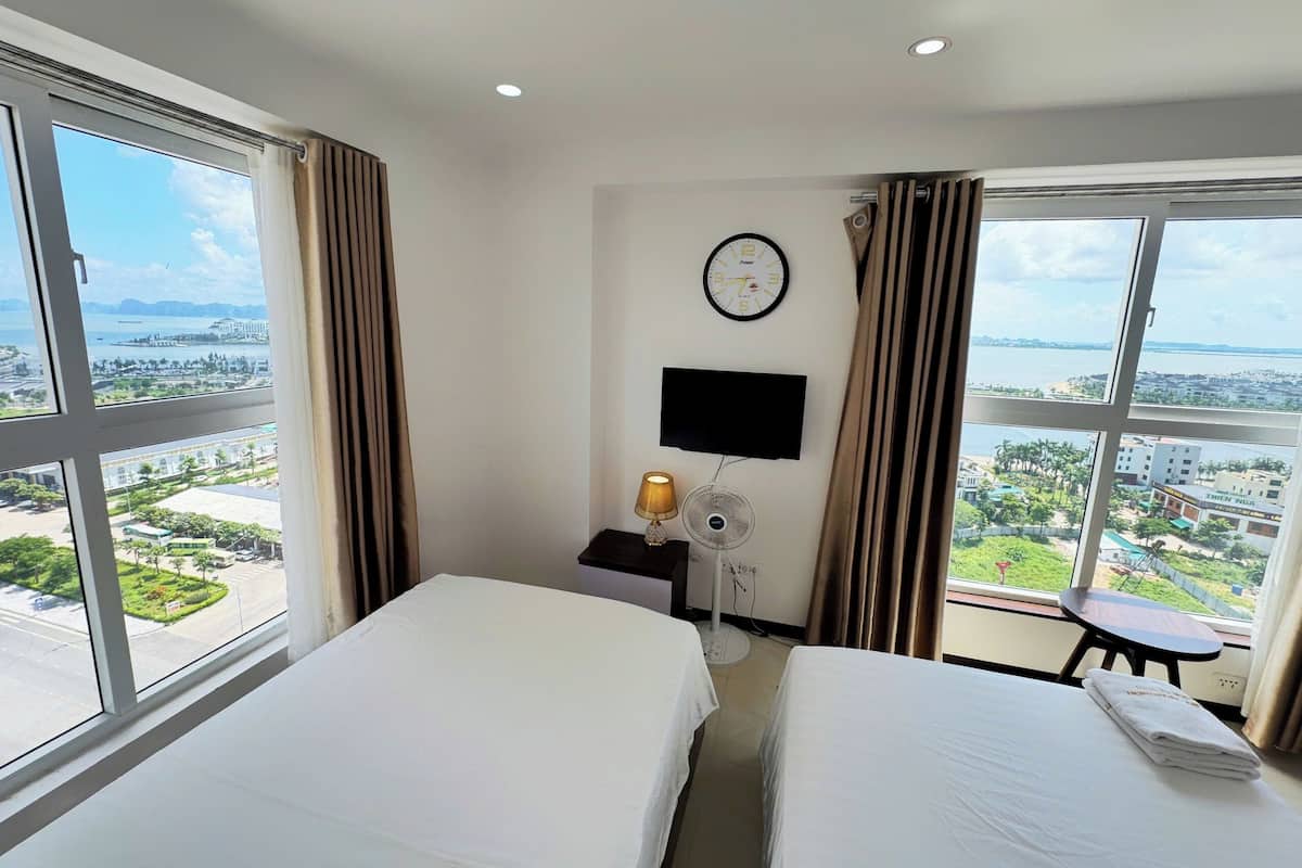 Apartamento júnior | Escrivaninha, Wi-Fi de cortesia, roupa de cama