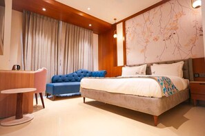 Quarto Individual Deluxe, Vista para a cidade | Lençóis de algodão egípcio, roupa de alta qualidade, edredões de penas