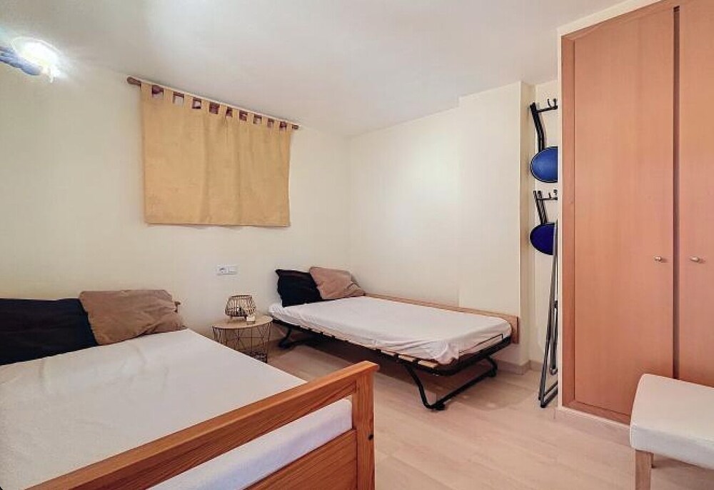 Perfect for home office & winter sun - renovated apartment with terrace ...