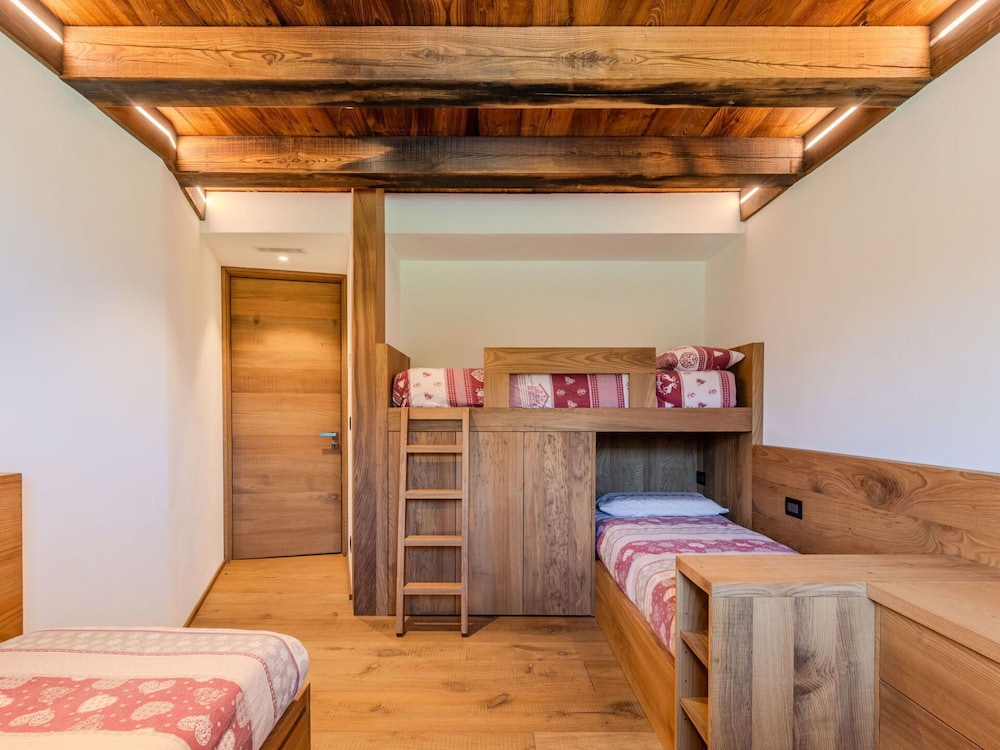 Stunning private villa for 7 people with private pool, A/C, WIFI, TV ...