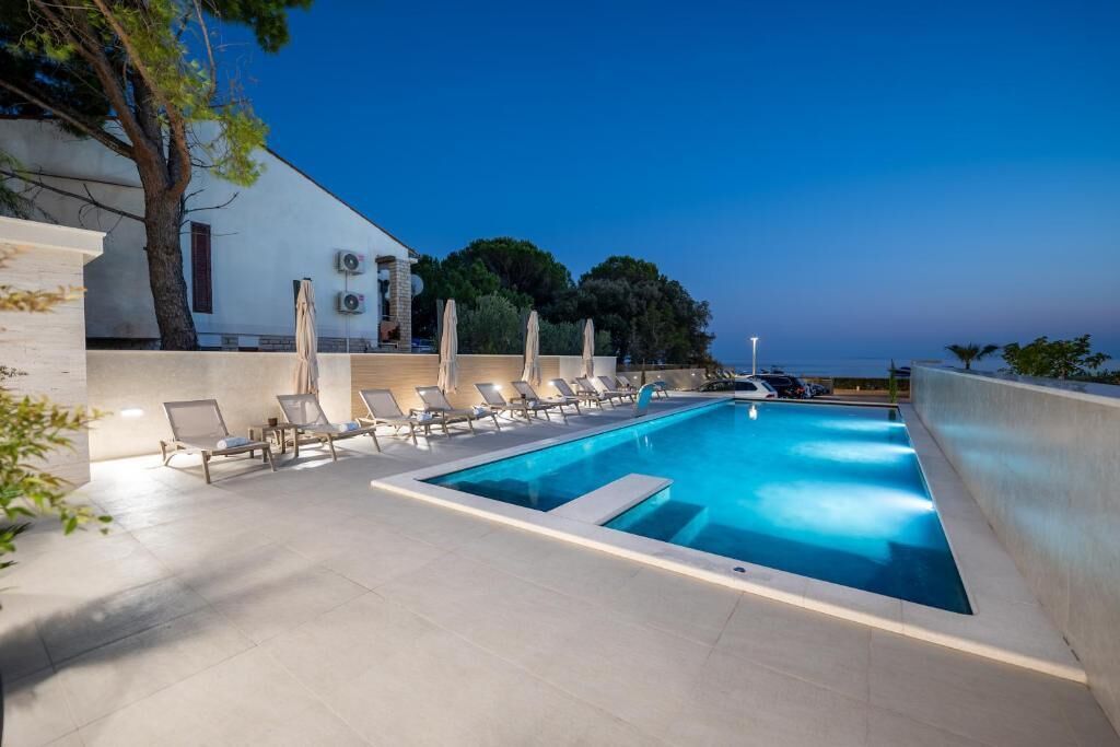Piscina exterior sazonal 