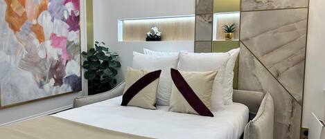 Apartamento, vista para o pátio | Sala de estar | Smart TV, Netflix, serviços de streaming, escritórios