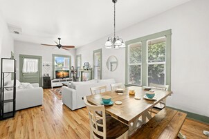 Casa | 2 quartos, internet de alta velocidade 