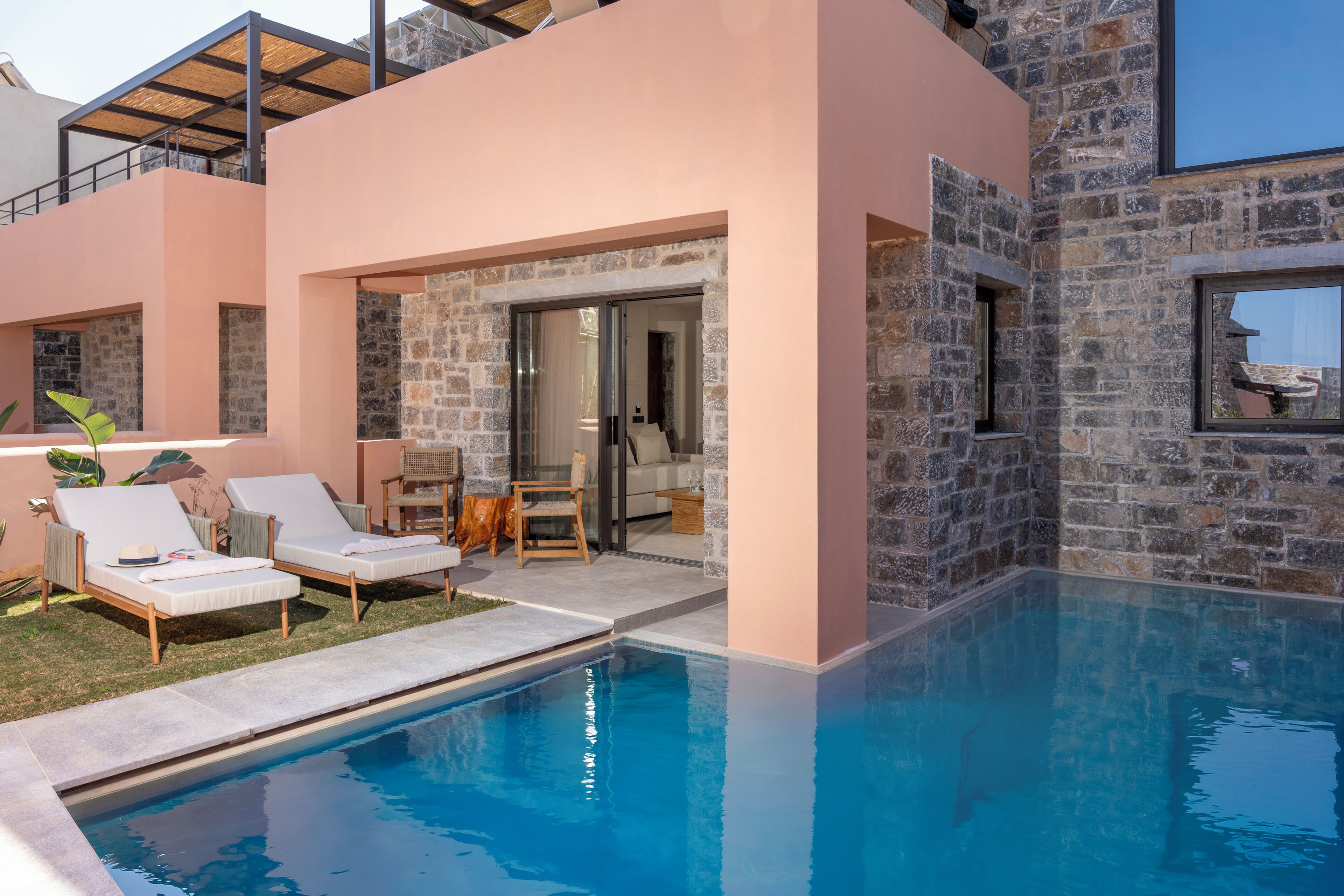 Two Bedroom Suite with Private Pool and Sea View | Cofre no quarto, cortinas/cortinados opacos, quartos insonorizados 