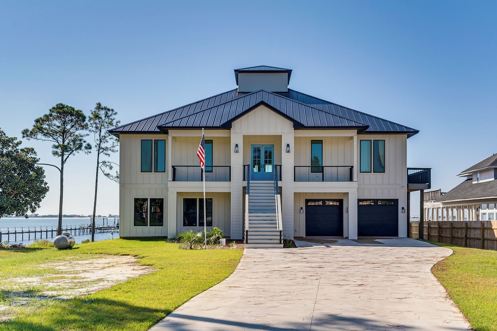 Private Beach + Bay View: Luxury Navarre Escape! - Navarre, FL
