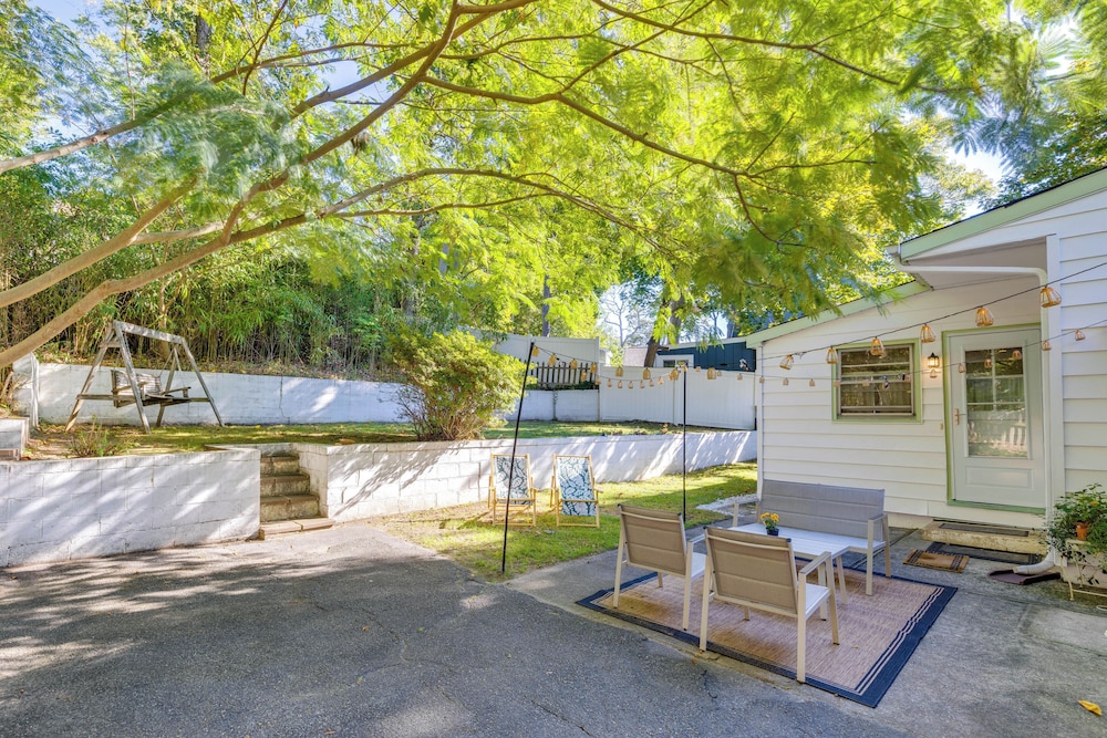 Home W/ Private Yard In Rocky Point - Broadway, NY