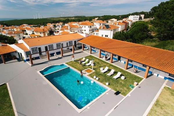 Zulla Nazaré Surf Village - Nazaré