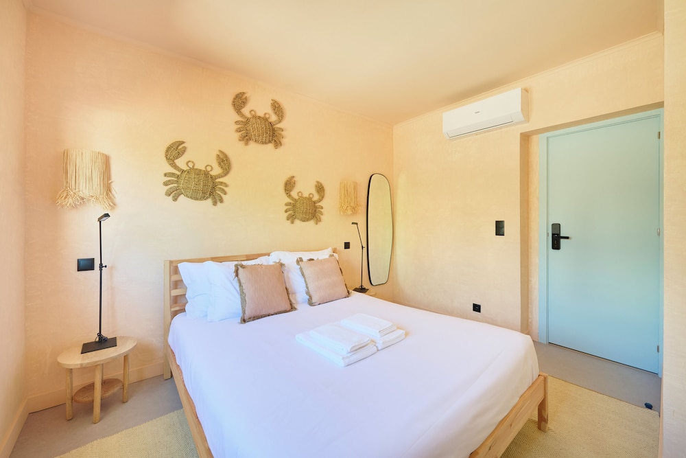 Wander Surf House - Portugal