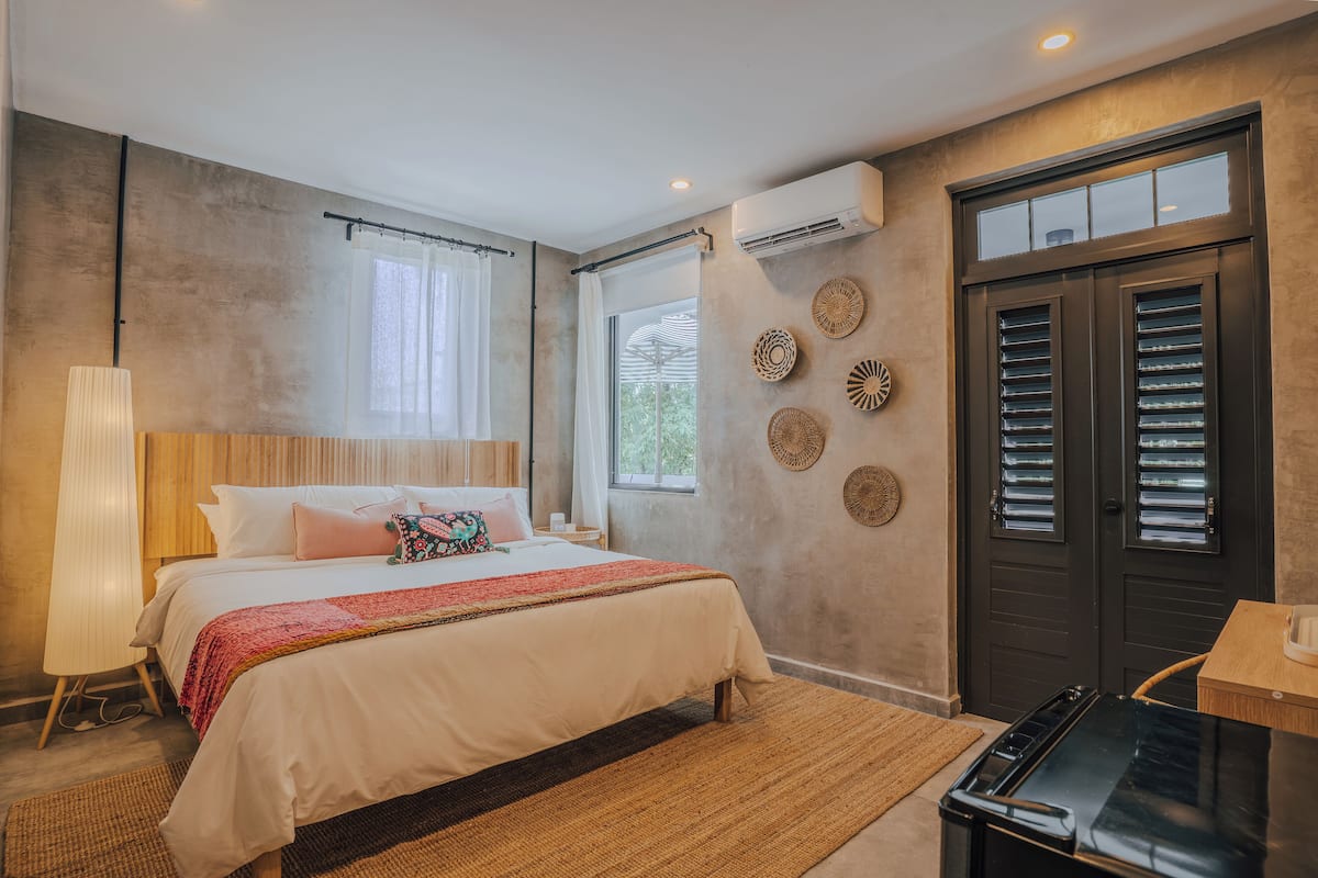 Quarto Duplo, varanda | Cofre no quarto, ferro/tábua de engomar, Wi-fi grátis 