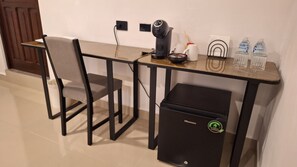 Quarto casal superluxo, 2 camas Queen, geladeira, na torre | Minibar