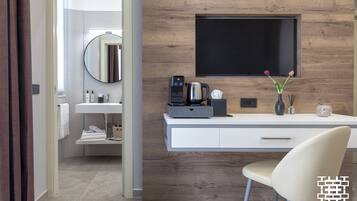 Quarto casal, varanda | Cofres nos quartos, cortinas blackout, quartos à prova de som