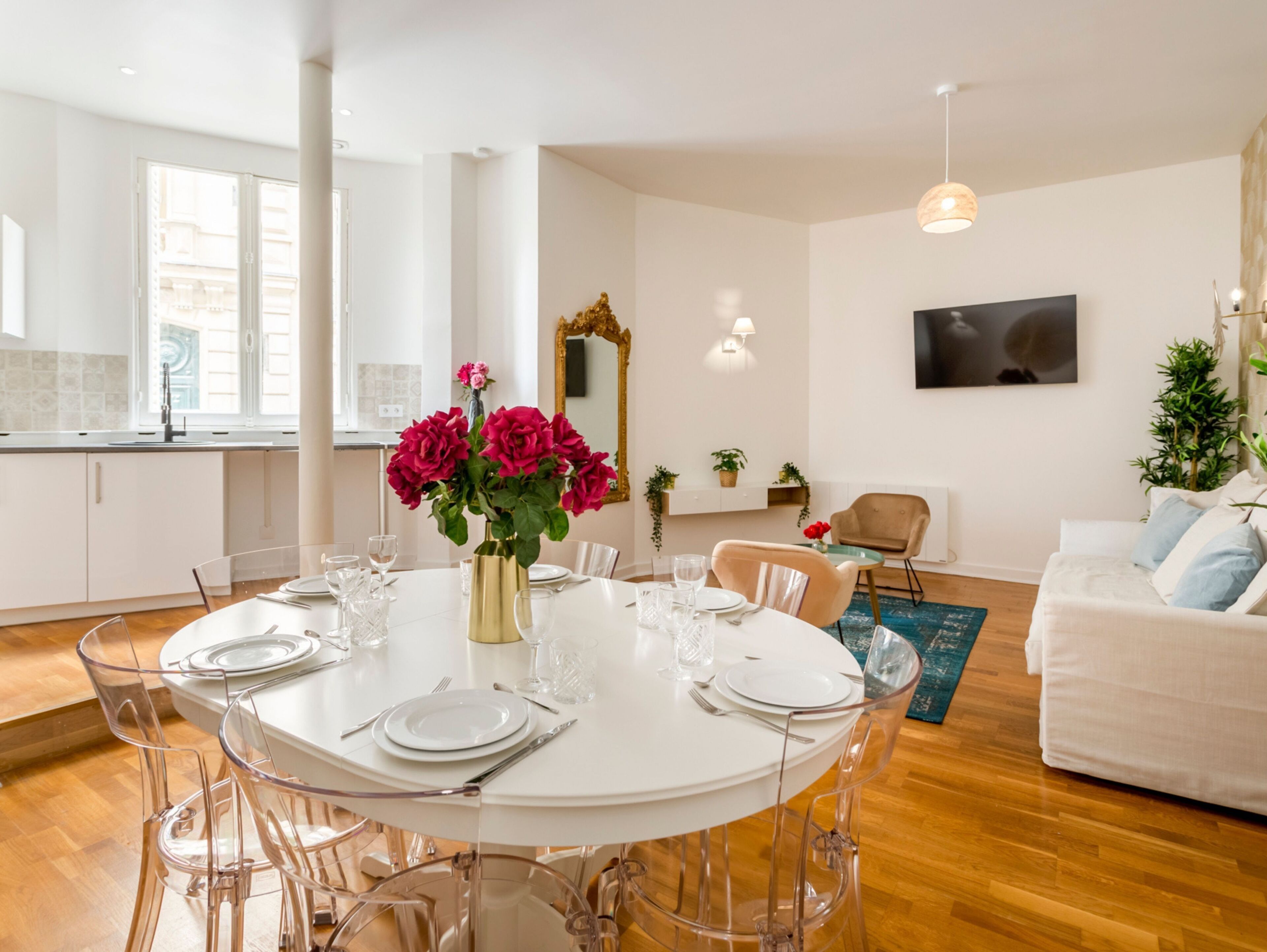 Apartamento, Vista para a cidade | Sala de estar | Smart TV, Netflix, serviços de streaming, escritórios 