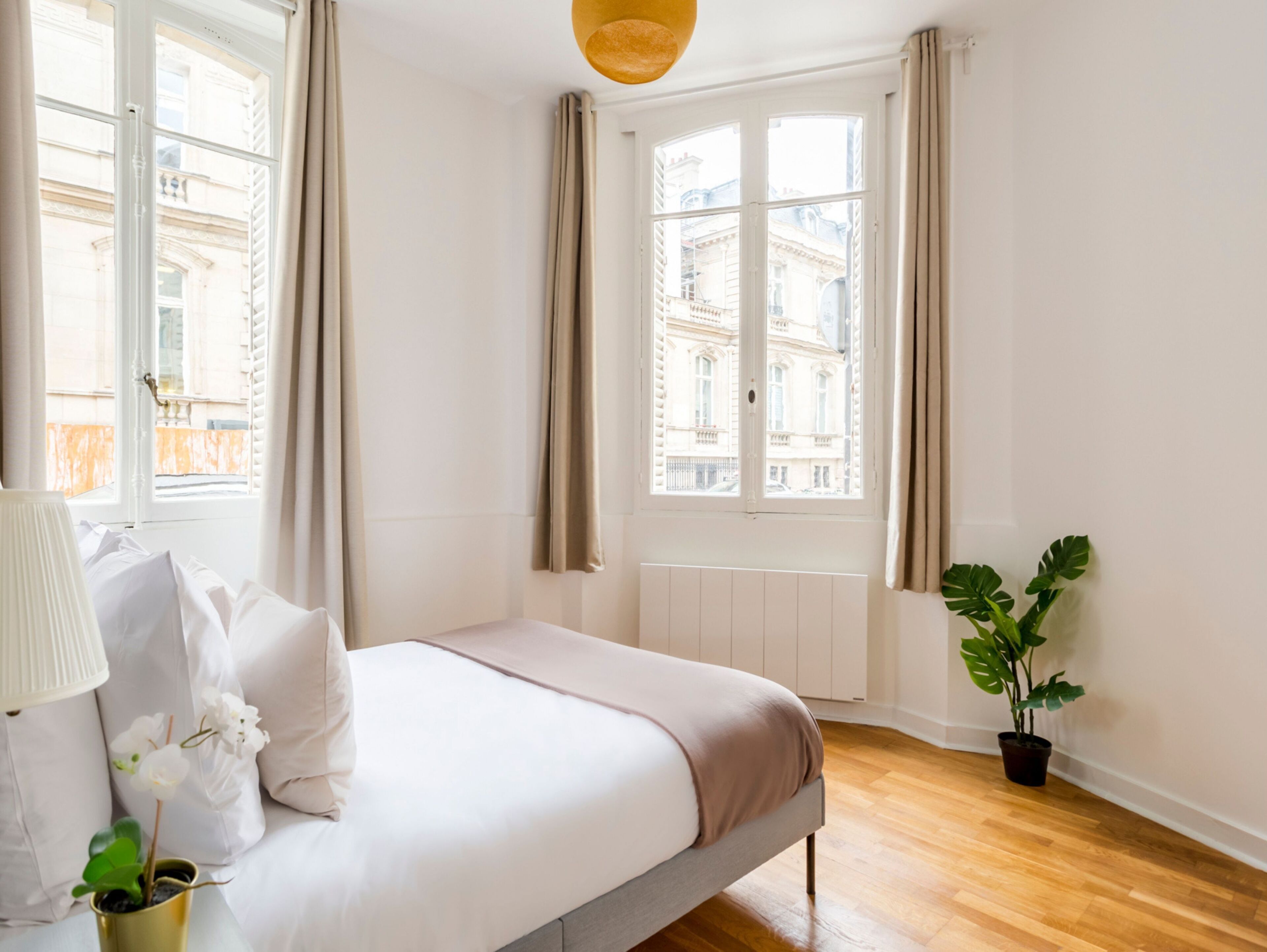 Apartamento, Vista para a cidade | Roupa hipoalergénica, camas de colchão pillowtop, cofre no quarto 