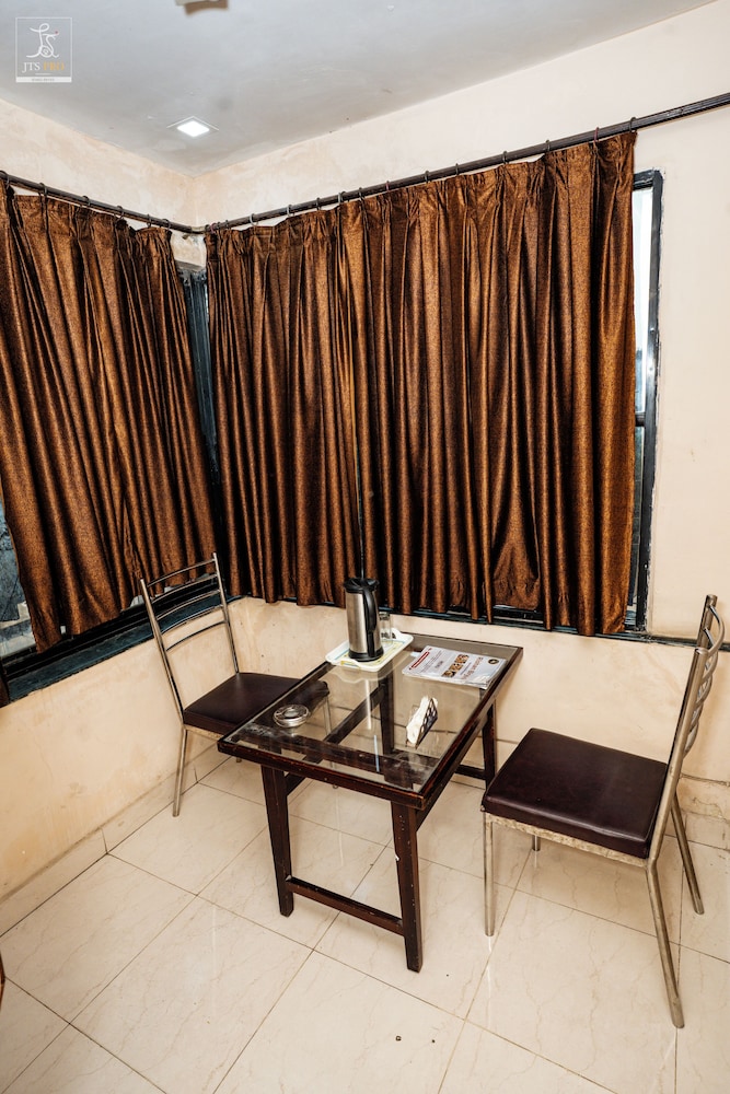 Hotel Sun-om - Raipur