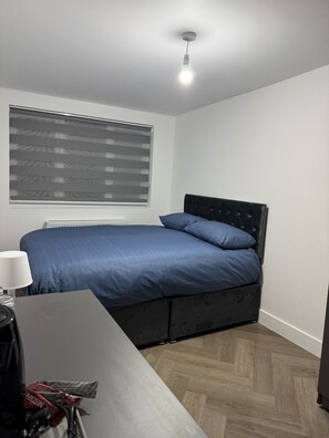 Quarto | Secretária, secretária adequada para computadores portáteis 