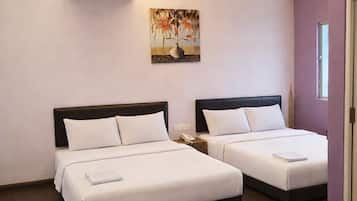 Quarto Quádruplo Familiar, 2 camas queen-size | Ferro/tábua de engomar, Wi-fi grátis