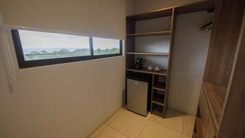 Suíte estúdio conforto | Guarda-roupa