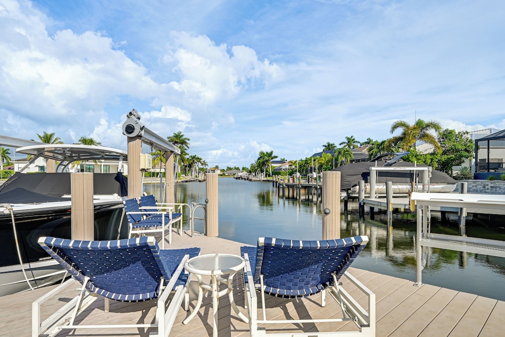 2 Mi To South Beach: Waterfront Home W/ Lanai! - Marco Island, FL