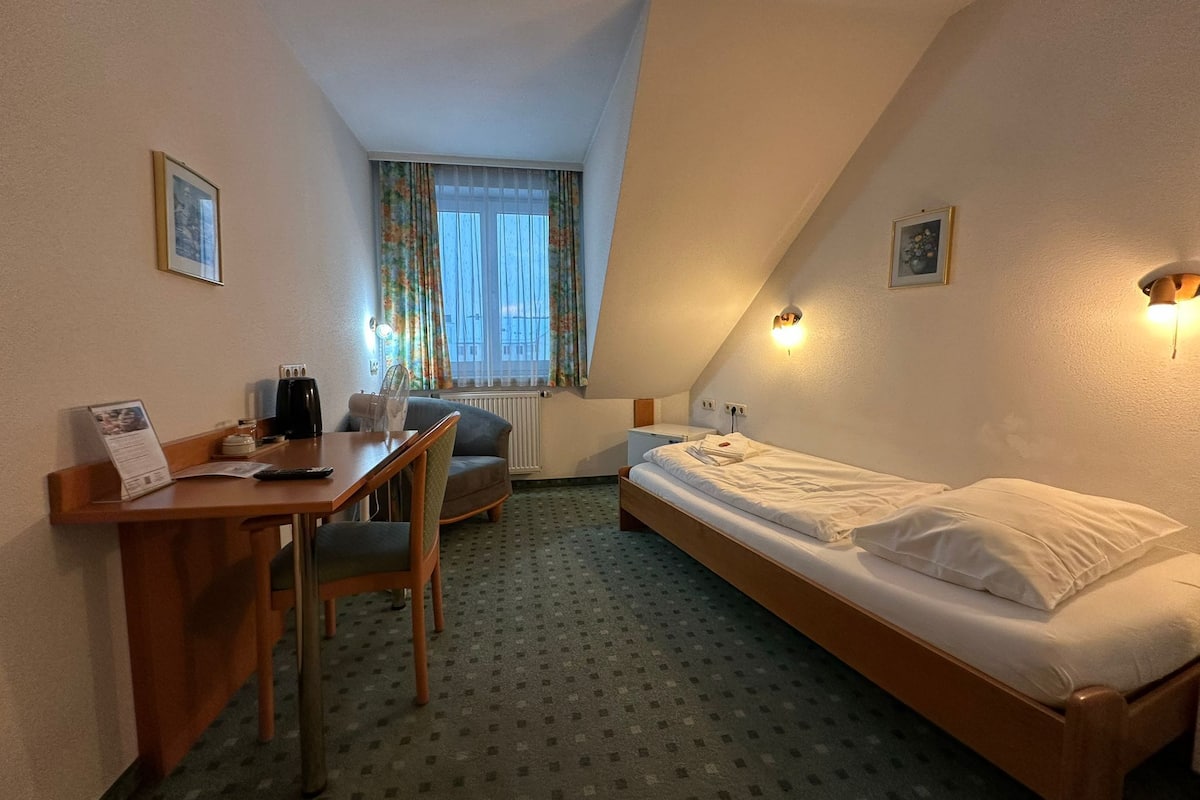 Quarto Individual Básico | Quartos insonorizados, roupa de cama fornecida