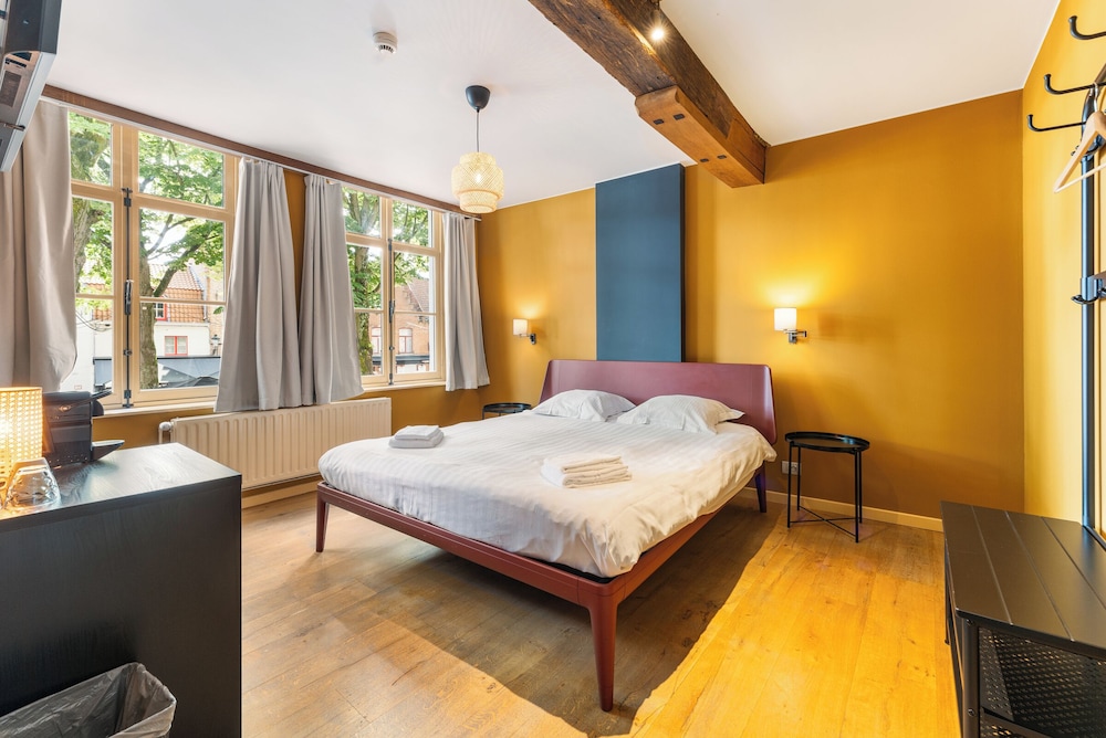 The Lake Suites - ブルージュ