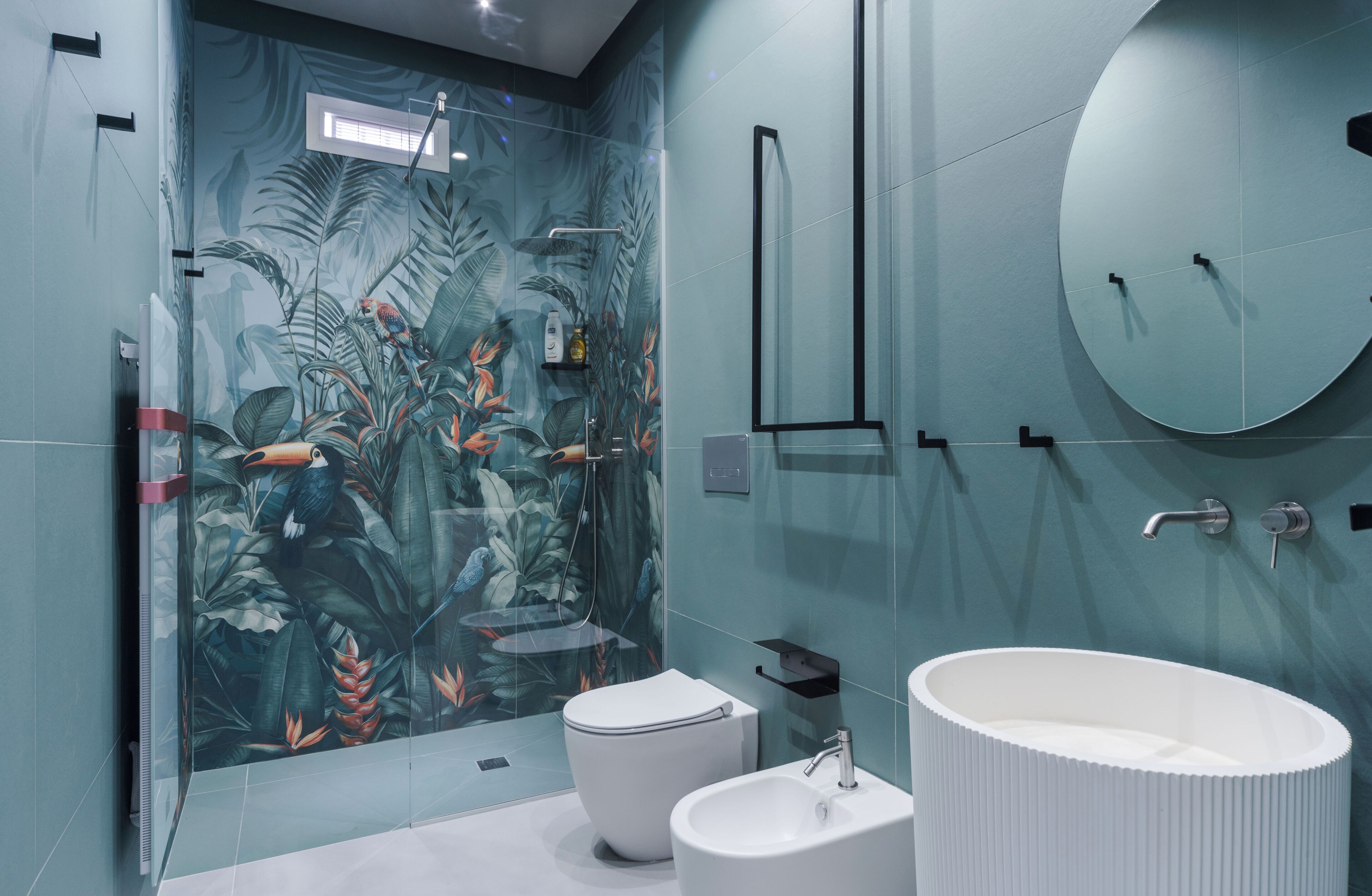 Apartamento superior, 1 cama Queen e sofá-cama, vista para o mar | Banheiro | Secador de cabelo, toalhas de banho, sabonete, shampoo