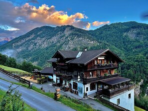 Fachada da propriedade