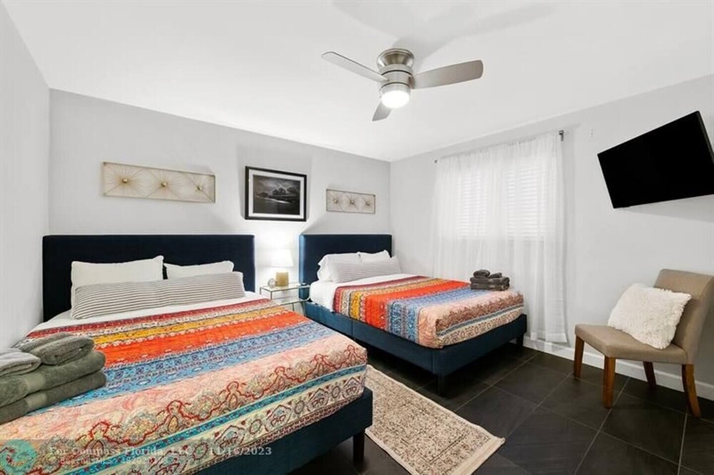 Azure Oasis Escape - Pool - 5 Min drive to Beach! - Oakland Park | Vrbo
