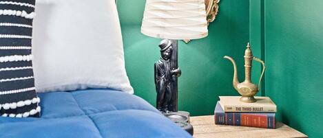 Casa, várias camas, pátio, vista para o jardim (OC House 914 Crossland Ave) | 3 quartos, com decoração personalizada, com mobília individualizada