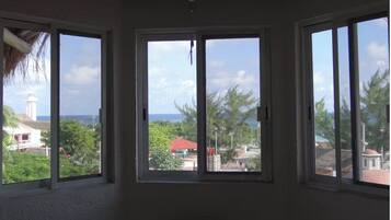 Vista para praia/oceano