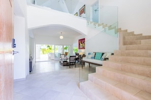 Villa Deluxe, vista para o campo de golfe | Sala de estar