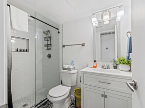 Apartamento, 1 quarto, fumadores, varanda | Casa de banho