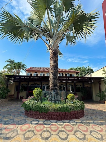 Exterior. Hotel impƩrio