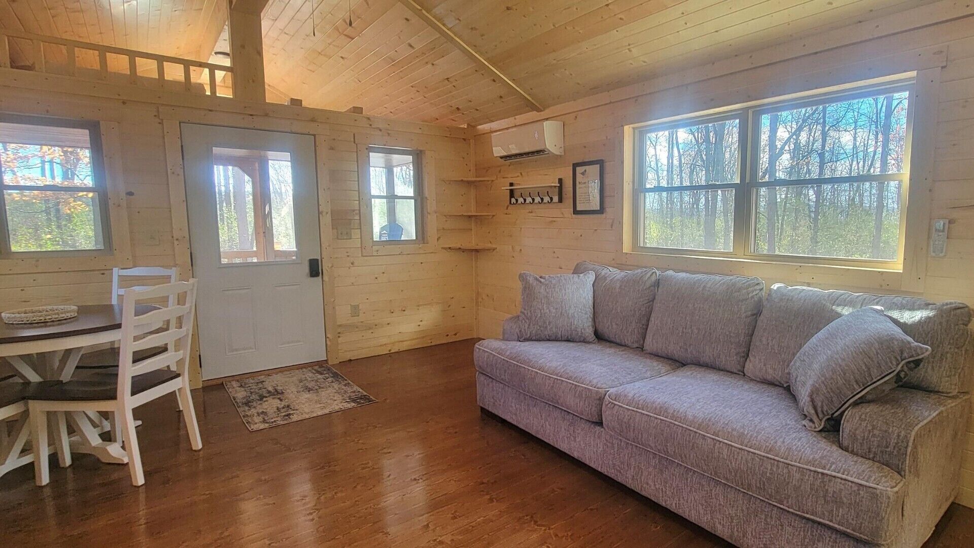 Bluebird Cabin - Brand New Cozy Log Cabin On 5-wooded Acres / Pet-friendly! - Finger Lakes, NY
