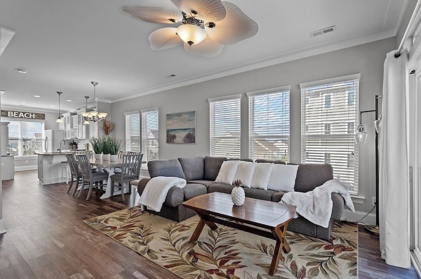 One Block To Beach+water Views+perfect Family/ Group Getaway+large Outdoor Space - Carolina Beach