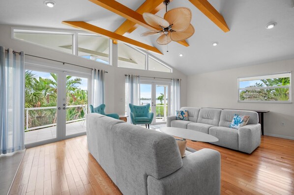 Manasota Bayview – Pool, Dock, Beach, Sleeps 10 Reviews, Deals & Photos ...