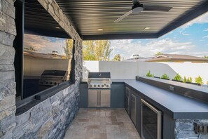 NEW Villa Solara - Heated Pool - Hot Tub - Putting Green Reviews, Deals ...