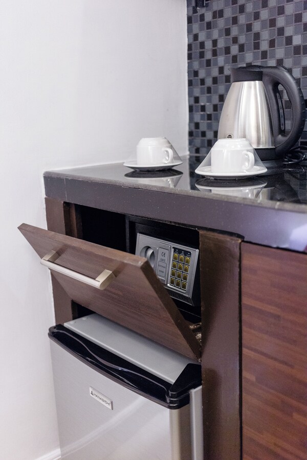 Nest Nano Suites Poblacion-makati - Taguig