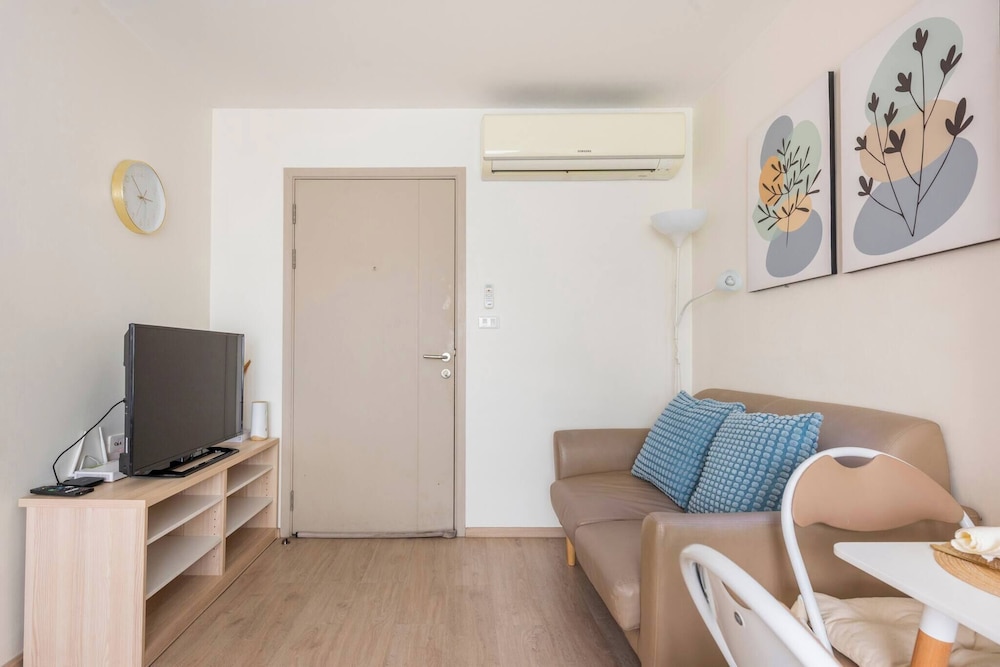 Condo Resort Bts Punnawithi Bill Included - Bangkok