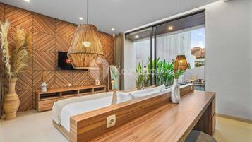 Villa, 3 quartos, varanda, vista para a piscina | Secretária, secretária adequada para computadores portáteis