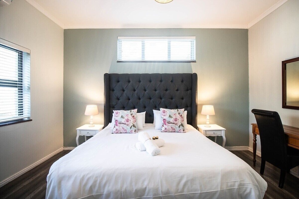 Spring Tide Inn - Standard King Room 6 with Aircon Reviews, Deals ...