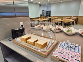Buffet de pequeno-almoço
