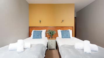 Secretária, secretária adequada para computadores portáteis