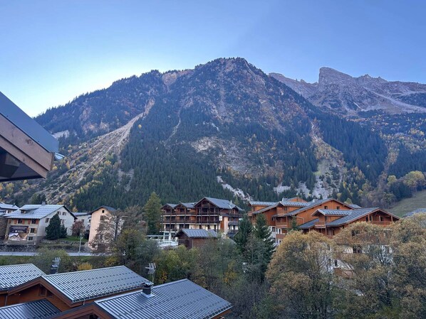 Modern 3-room apartment near the slopes Reviews, Deals & Photos 2026 ...