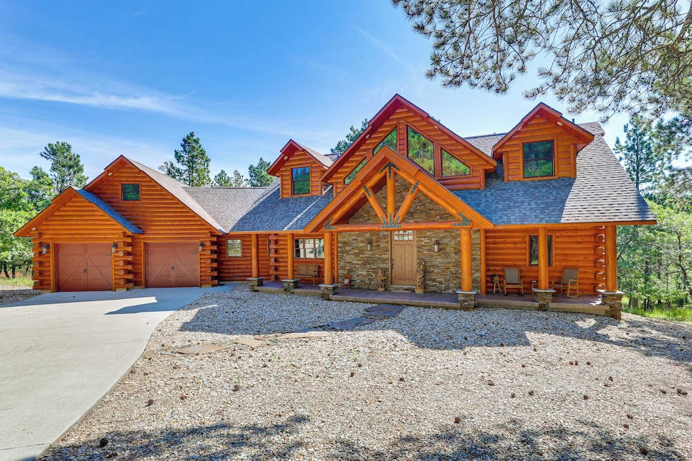 Hike, Fish & More: Grand Cabin W/ Decks In Sturgis - South Dakota