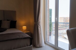 Quarto Duplo Deluxe, varanda, vista para o mar | Cofre no quarto, Wi-fi grátis